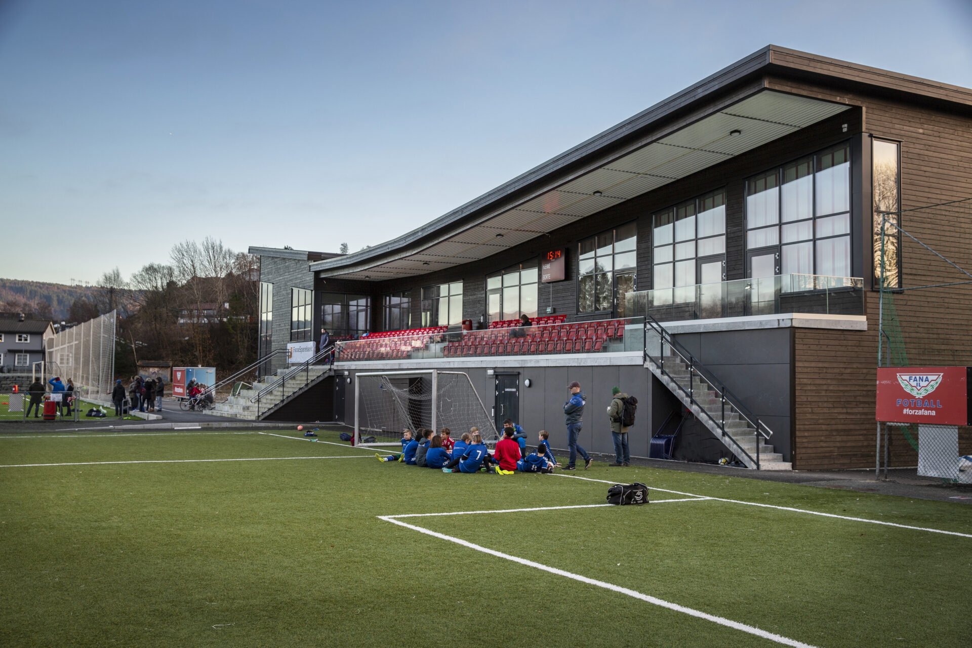 Prosjekt: Klubbhus Fana IL Fotball - se arkitektur as